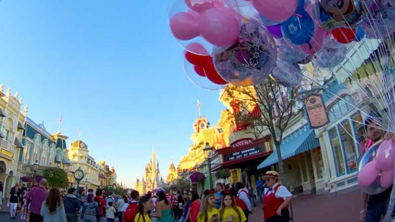 Magic Kingdom Early Entry: How to Get In Before the Park Opens - WDW ...