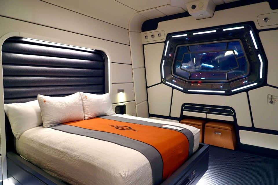 A Look Inside a Galactic Starcruiser Room • WDW Vacation Tips