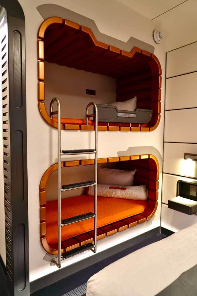 A Look Inside a Galactic Starcruiser Room • WDW Vacation Tips