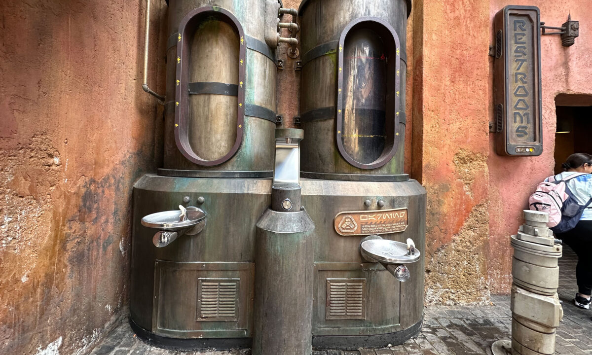 Where to Get FREE Water in Disney World • WDW Vacation Tips
