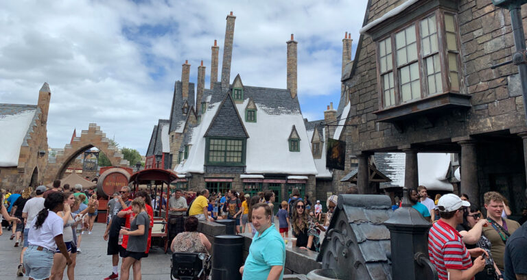 Best Tips for Spending the Day in Hogsmeade • WDW Vacation Tips