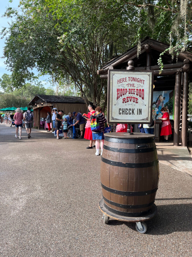 Hoop-De-Doo Musical Revue: Is it worth it? • WDW Vacation Tips
